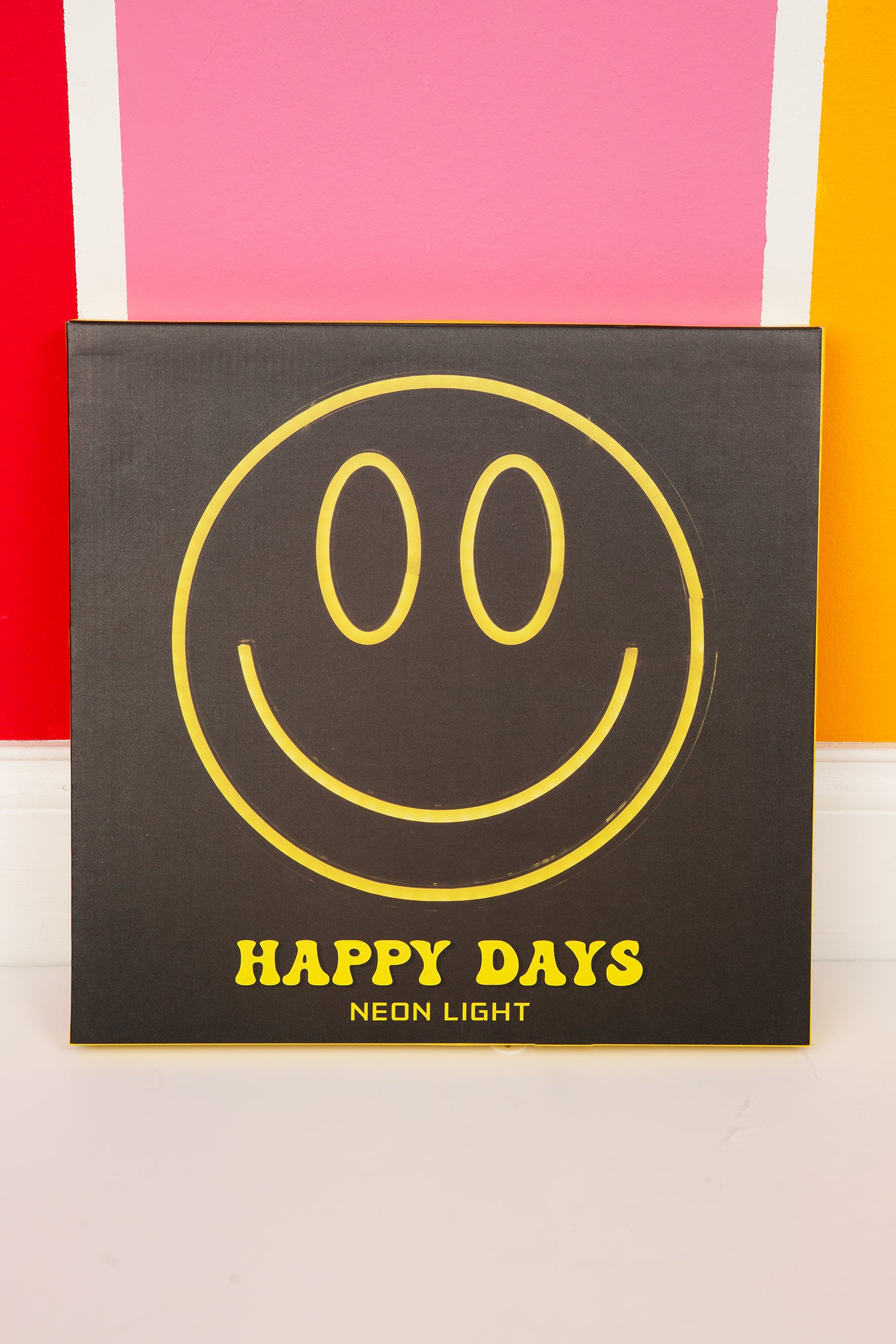 Smiley Neon Light – Me & Kay